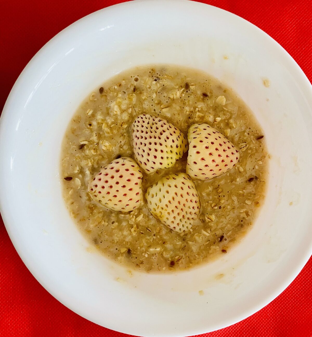 Pineberries are the new berries. Try them! - Lovely Mango
